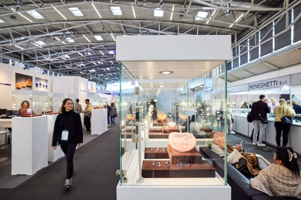 BLICKPUNKT GEMWORLD MUNICH - Professional Jeweller - German