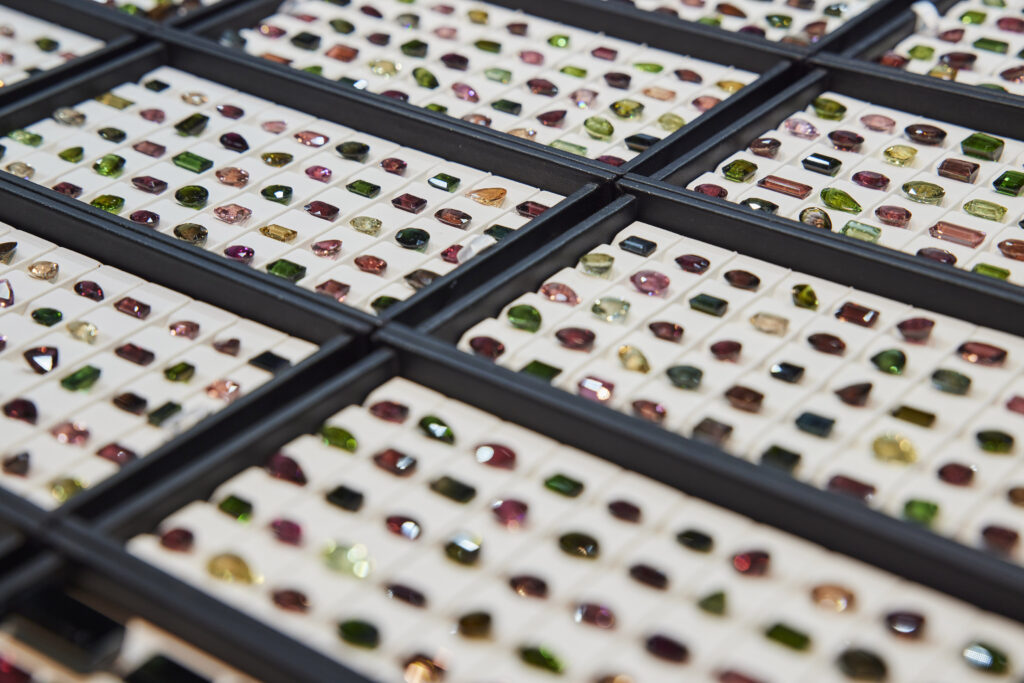 Keyfacts Gemworld Munich - Professional Jeweller - German